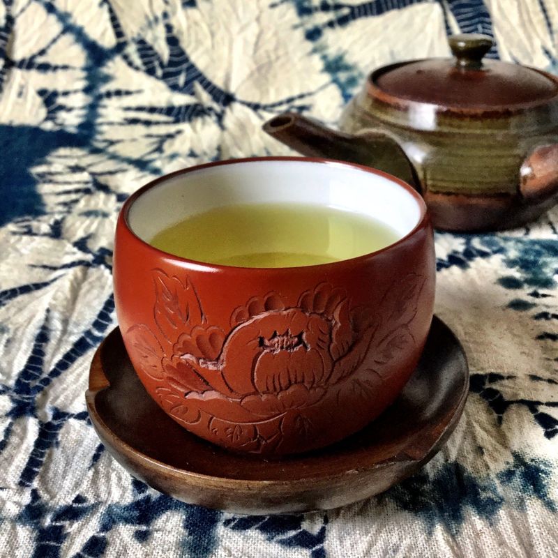 Shizuoka ryokucha with yuzu in the right teacup | City-Cost