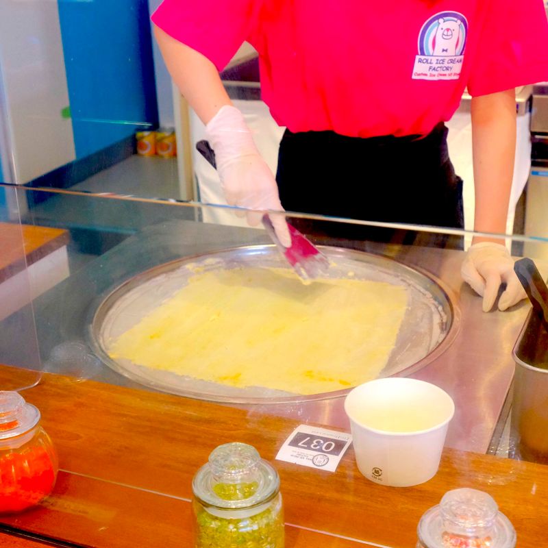 Place Review: Roll Ice Cream Factory, Sasebo-shi, Nagasaki | City-Cost