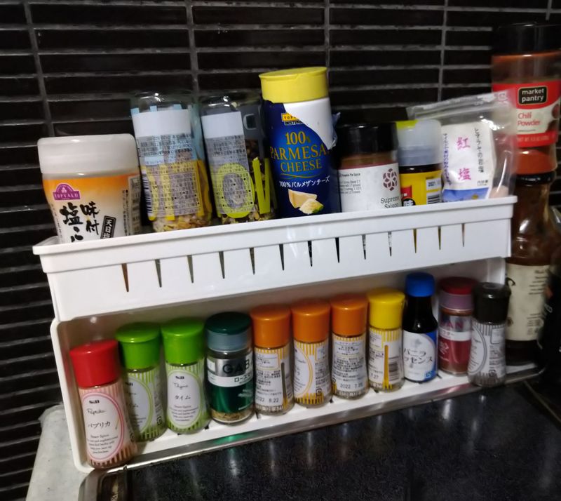 How to Make a Narrow Spice Rack for Your Tiny Japanese Kitchen | City-Cost