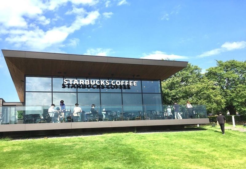 Place Review: Starbucks Kansui Park, Toyama | City-Cost